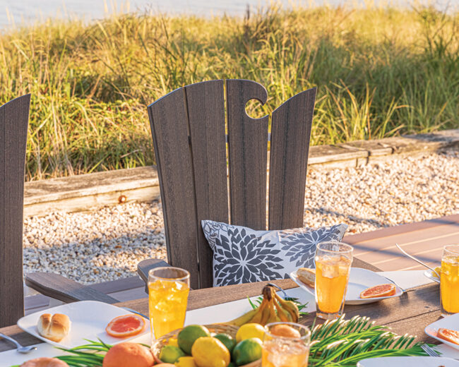 Ocean Wavz 8' Surfboard Table Set | Green Acres Outdoor Living
